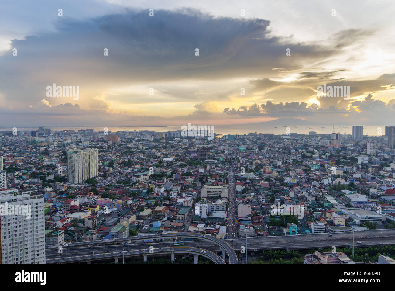 Metro manila skyline hi-res stock photography and images - Alamy