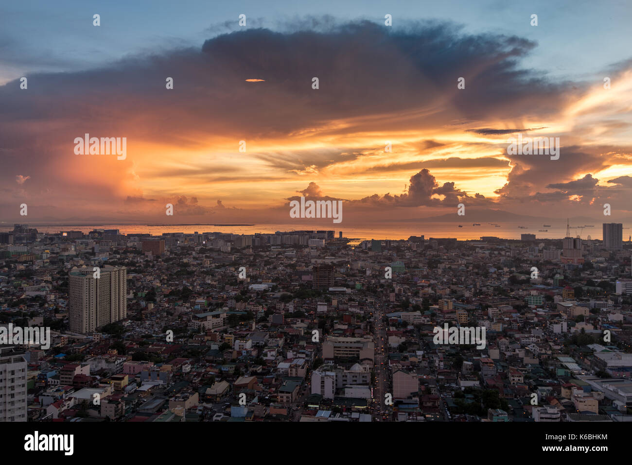 Metro manila skyline hi-res stock photography and images - Alamy