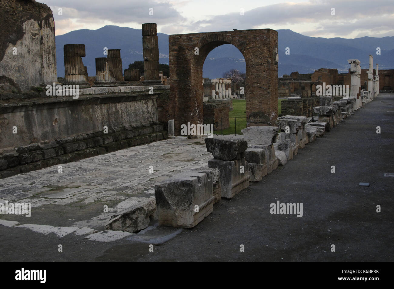 Destruction of pompeii hi-res stock photography and images - Alamy