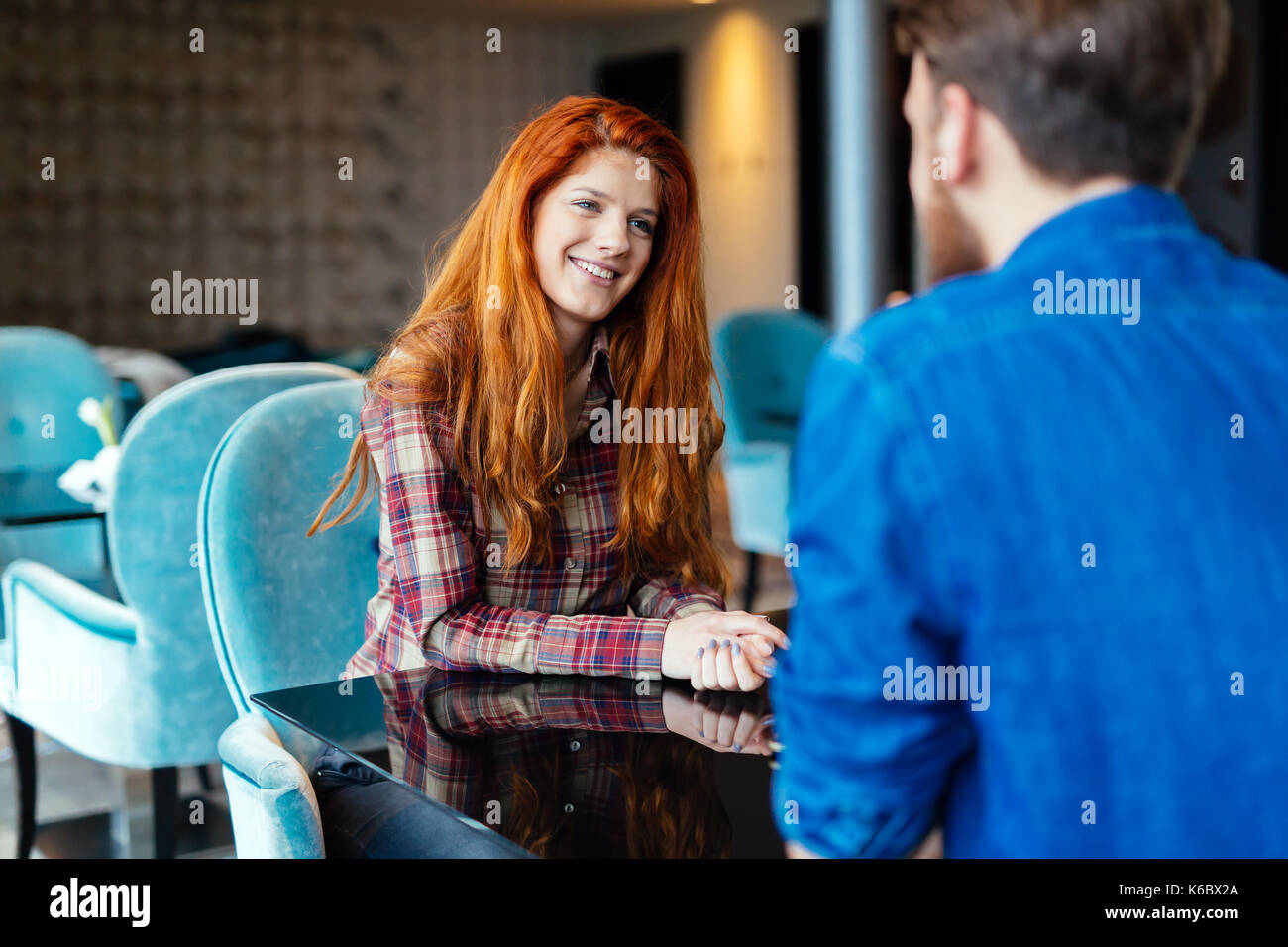 Date man woman table hi-res stock photography and images - Alamy