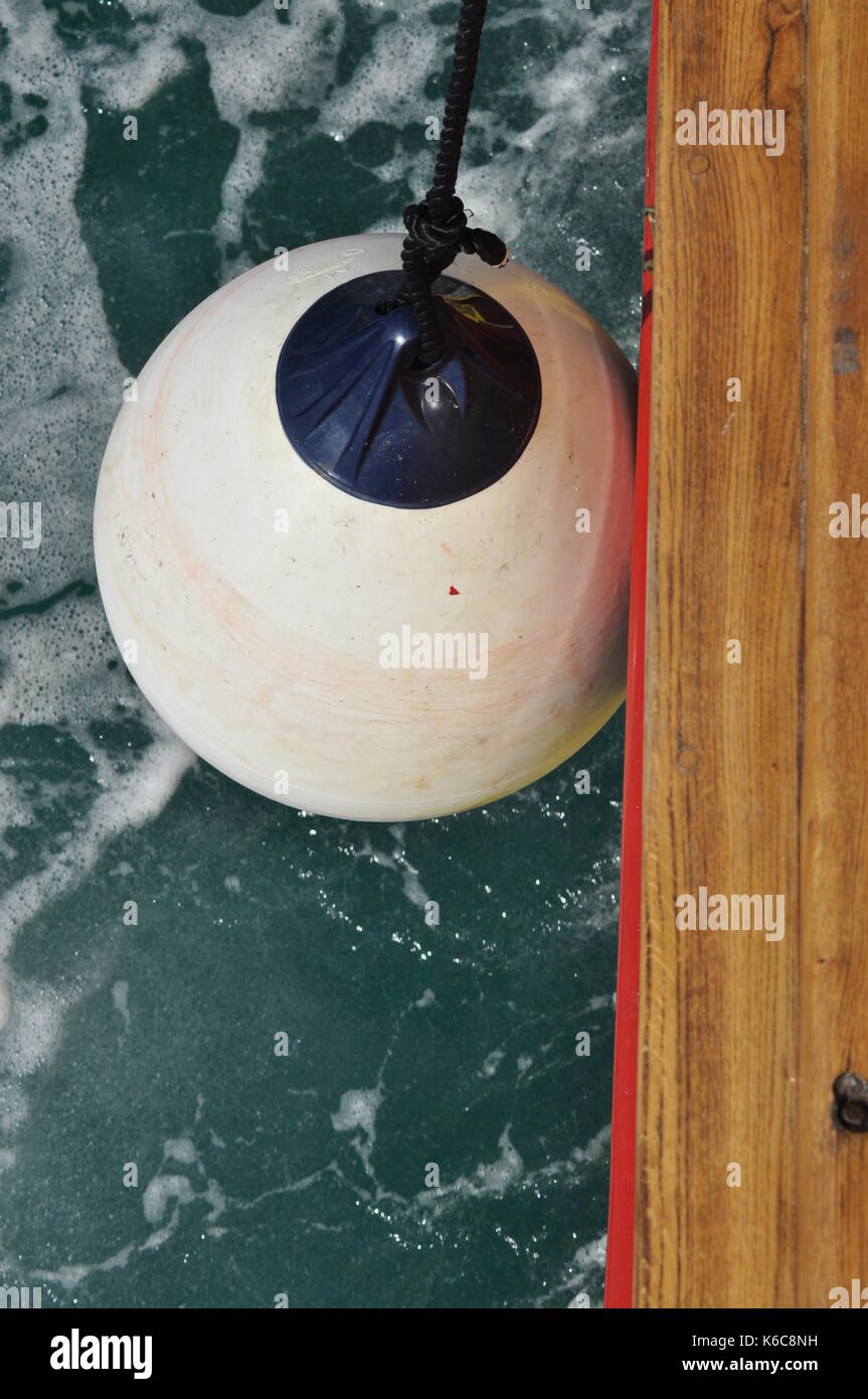 Sagging rope hi-res stock photography and images - Alamy