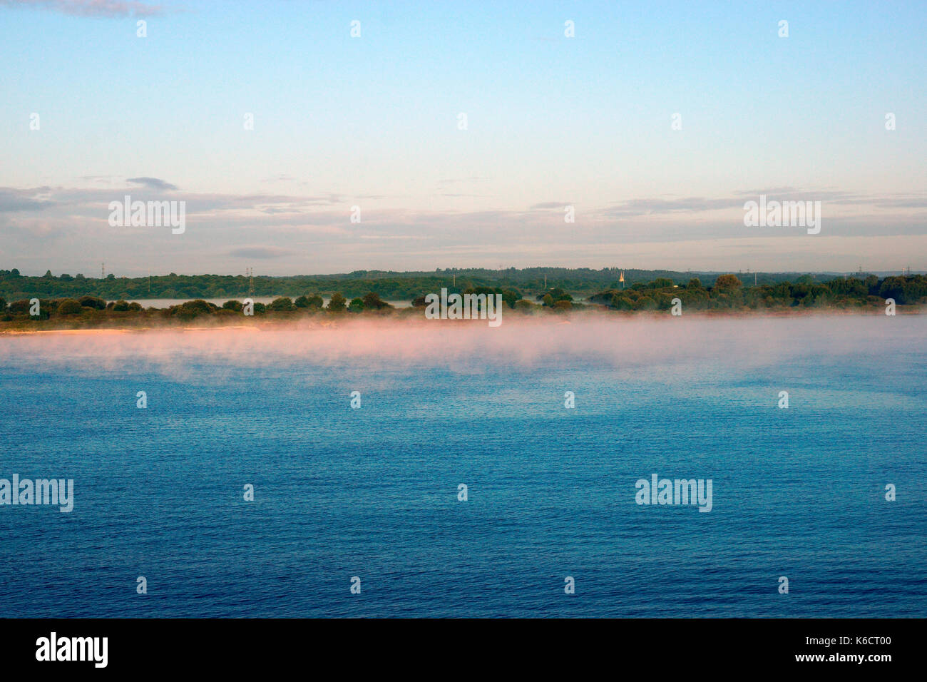 MIST FORMING ON THE FAWLEY SIDE Stock Photo - Alamy