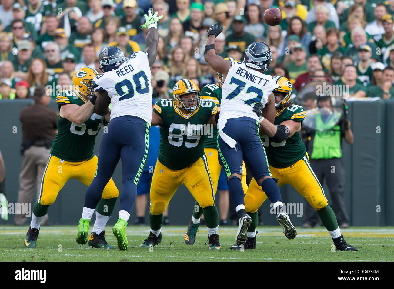 Green bay packers offensive tackle hi-res stock photography and images ...