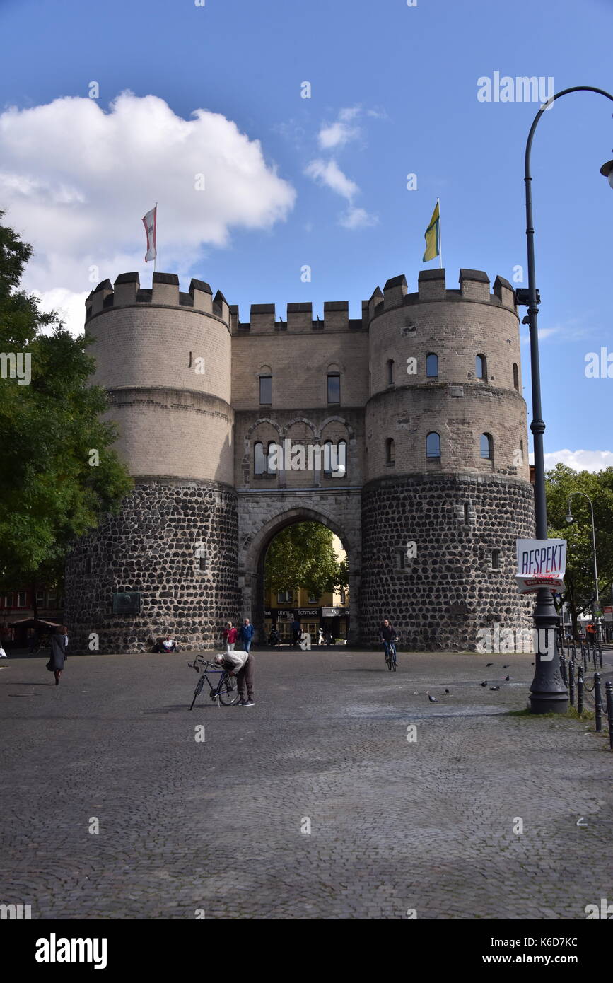 Cologne, Germany. 12th Sep, 2017. View of the 'Hahnentor' castle, part ...