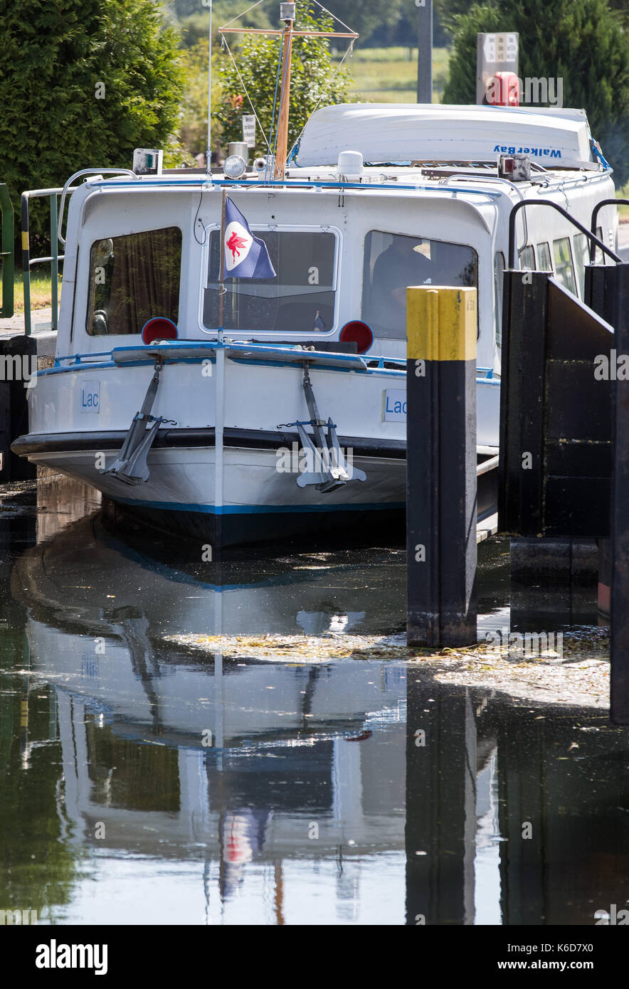 Bazkow, Germany. 28th Aug, 2017. Motorboats can be seen on Elde river ...