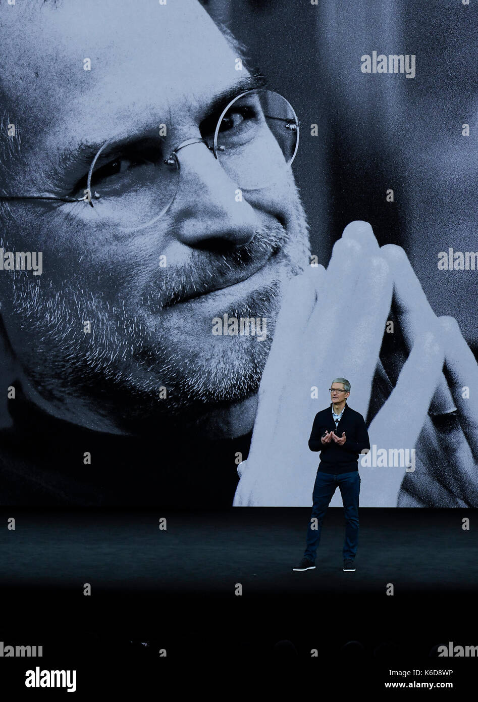 Chief executive officer of apple tim cook hi-res stock photography and ...