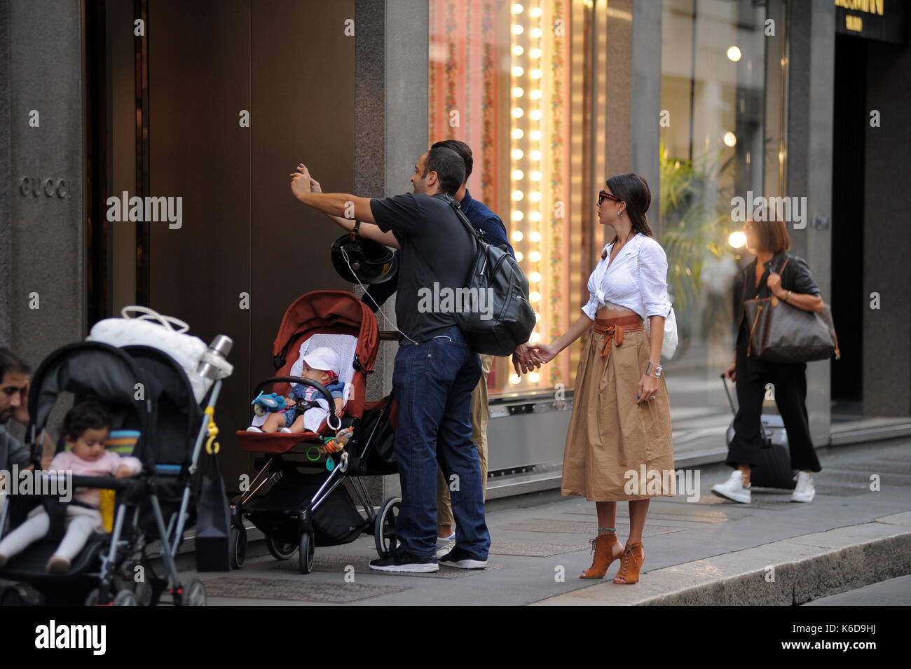 Milan, Danilo D Ambrosio and family in the center The defender of Inter ...