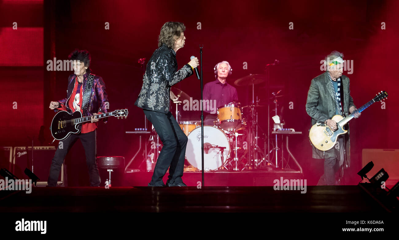 Munich, Germany. 12th Sep, 2017. Guitarist Ron Wood (l-r), singer Mick ...