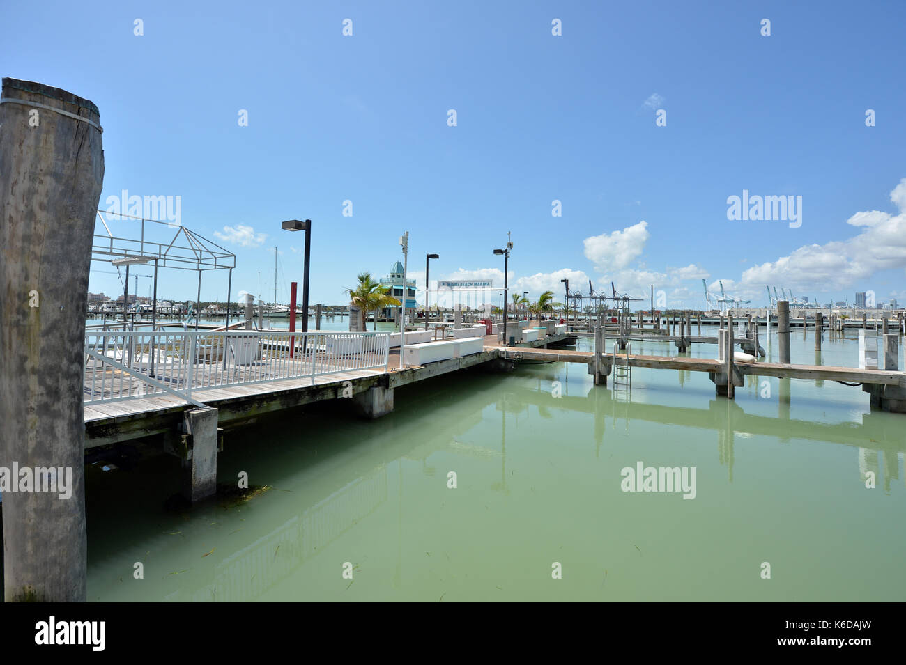 New miami beach evacuation hurricane hi-res stock photography and ...