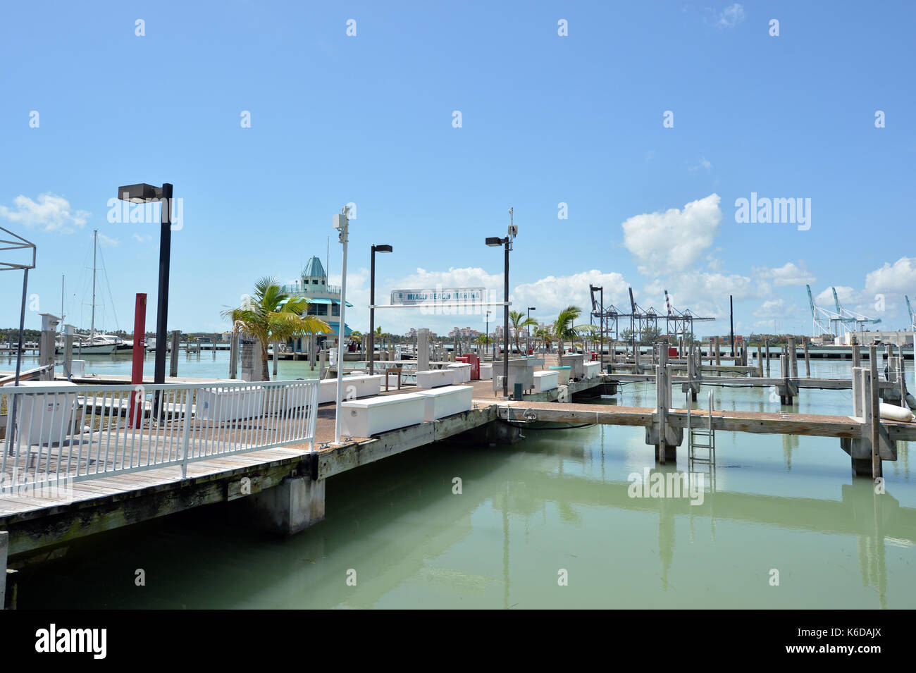 New miami beach evacuation hurricane hi-res stock photography and ...
