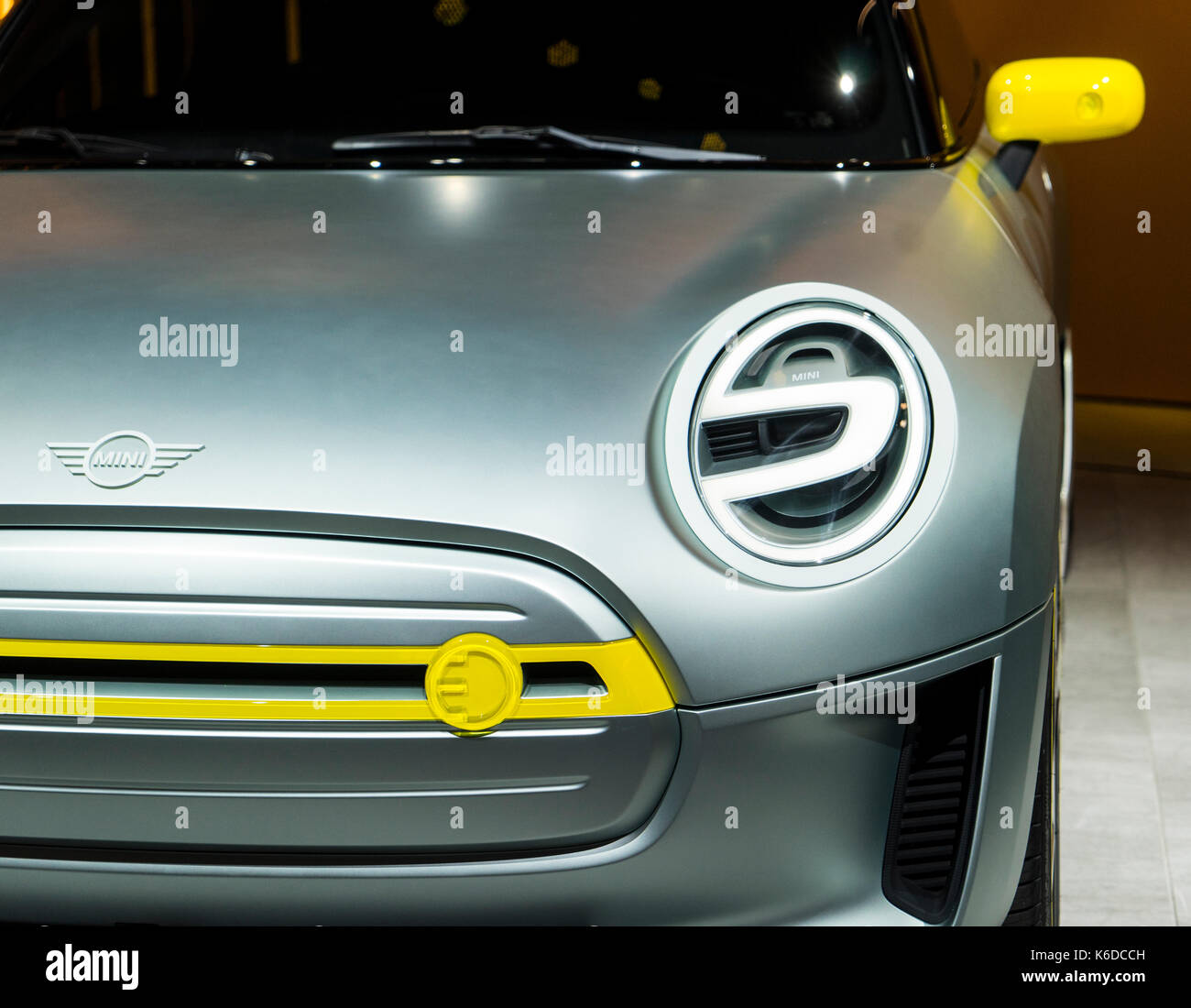 Mini electric cars hi-res stock photography and images - Alamy