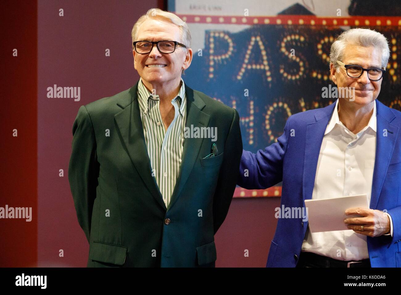 Bob mackie hi-res stock photography and images - Alamy