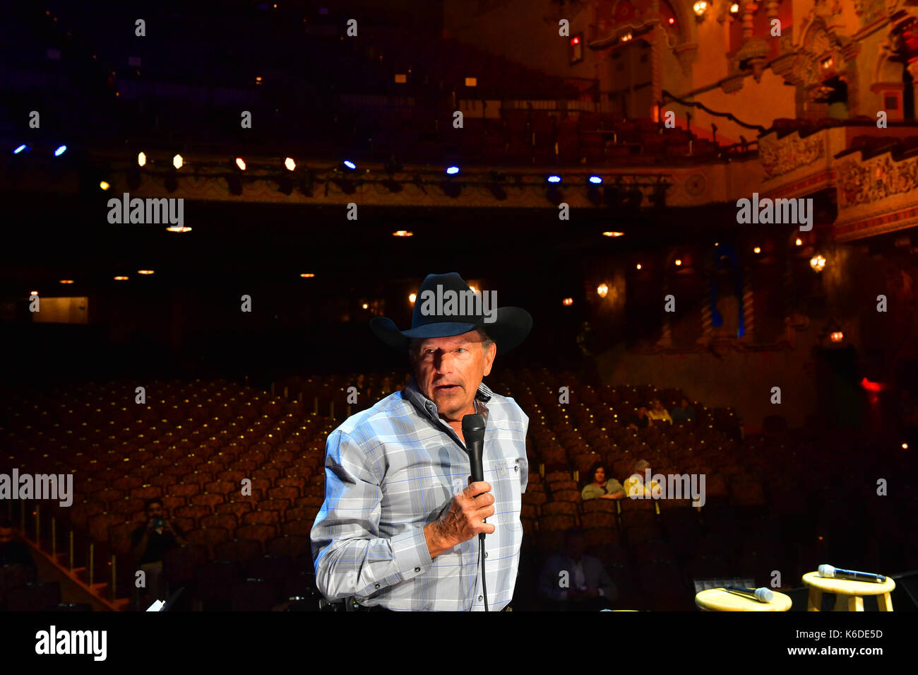 Robert stapleton hi-res stock photography and images - Alamy