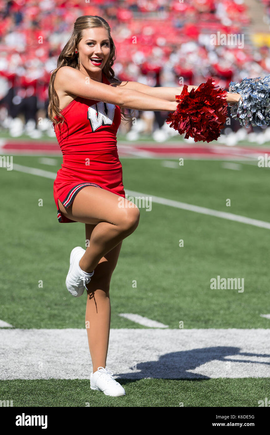 Madison, WI, USA. 9th Sep, 2017. Wisconsin dance team member entertains ...
