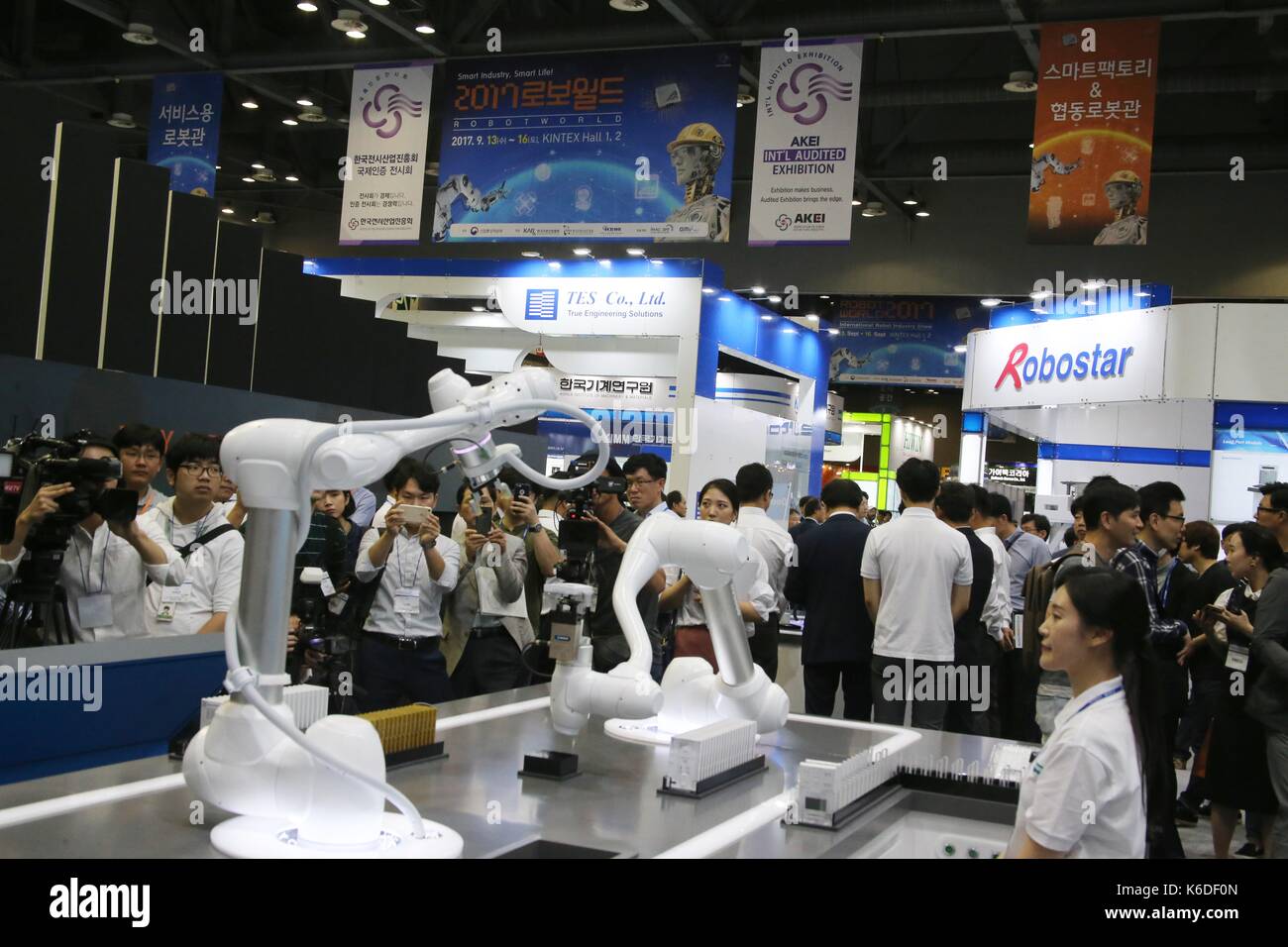 Robot World 2017 Robot World 2017 opens in Goyang, northwest of Seoul ...