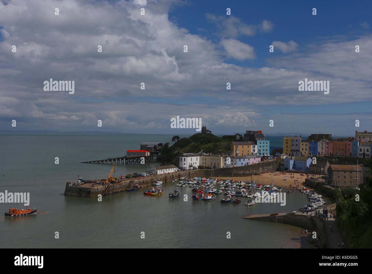 Tenby buildings hi-res stock photography and images - Alamy