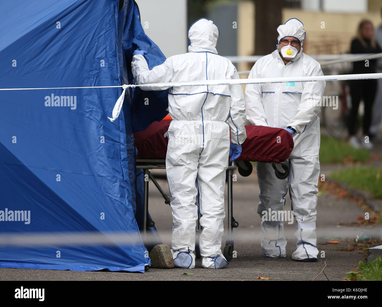 Garda remove hi-res stock photography and images - Alamy