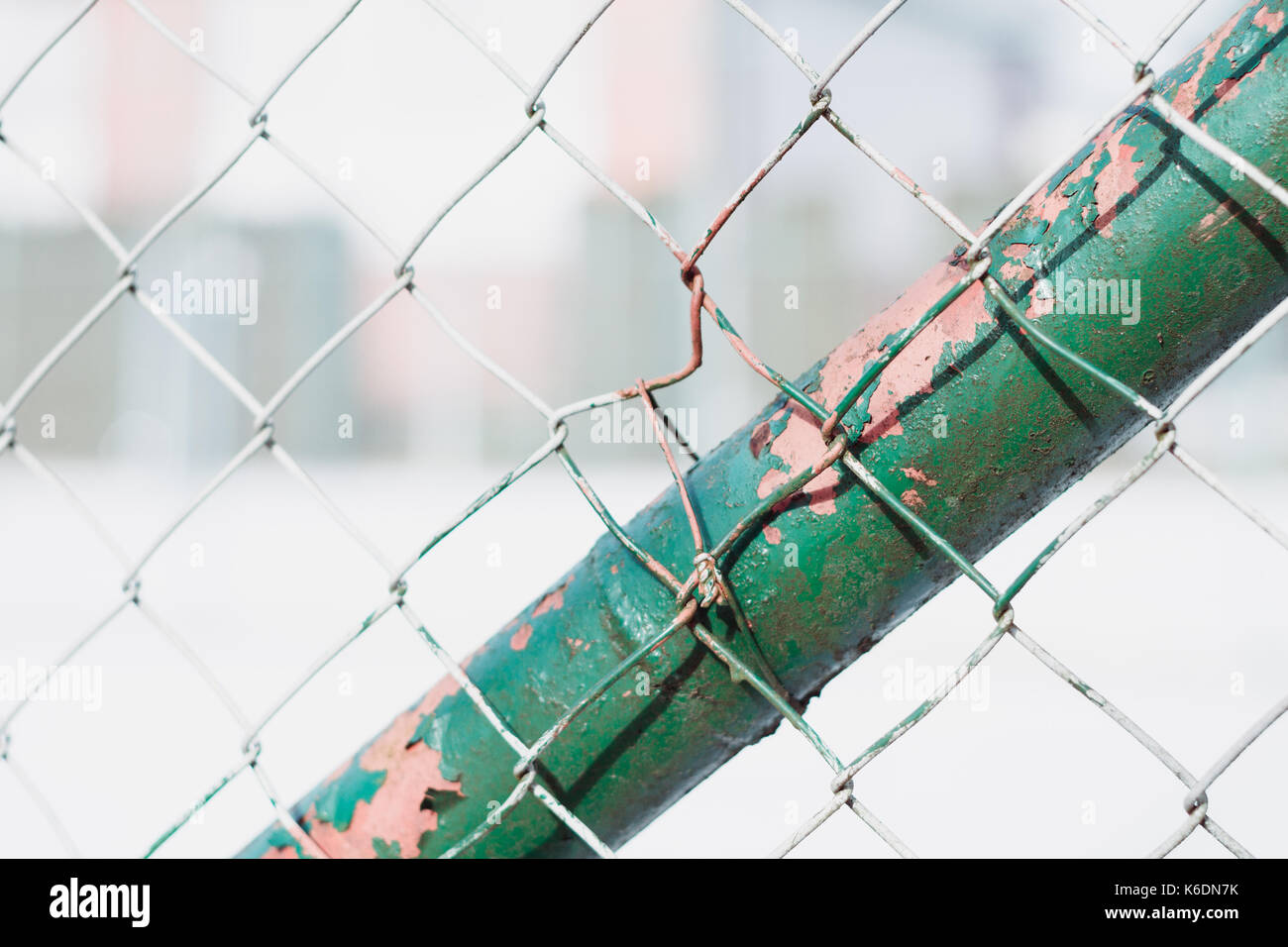 Fence mesh wire winter hi-res stock photography and images - Alamy