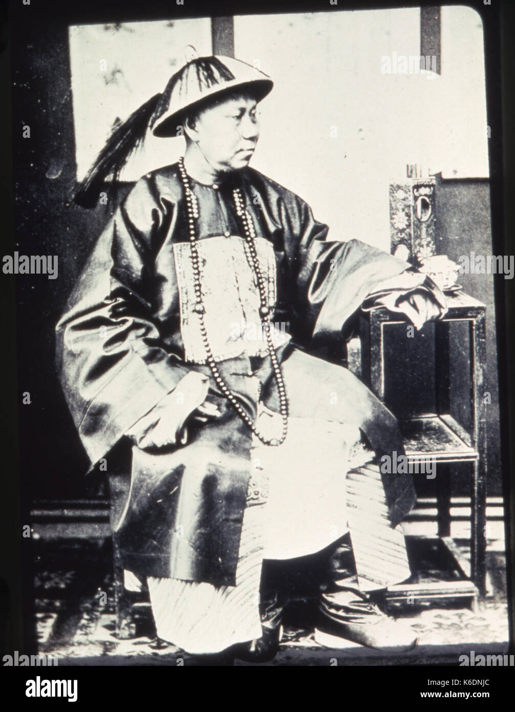 Chinese mandarin dressed in traditional clothing, Changde, Hunan, China ...
