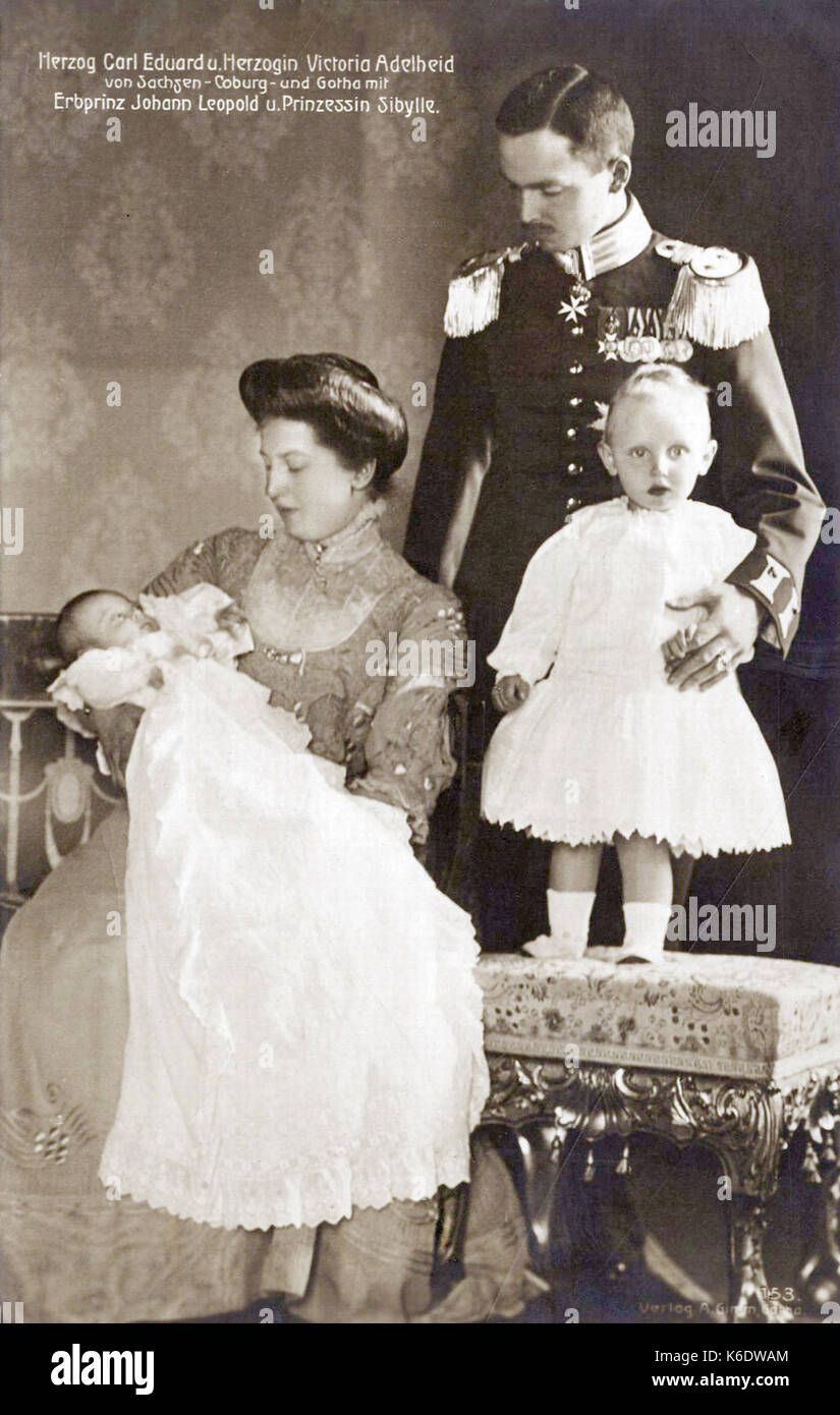 Duke Charles Edward of Saxe Coburg and Gotha with wife and children ...