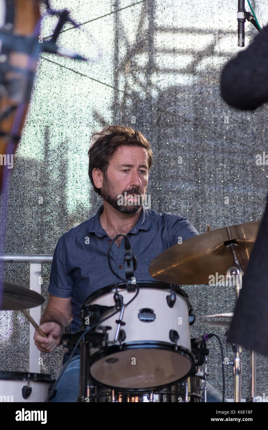 Kila band hi-res stock photography and images - Alamy