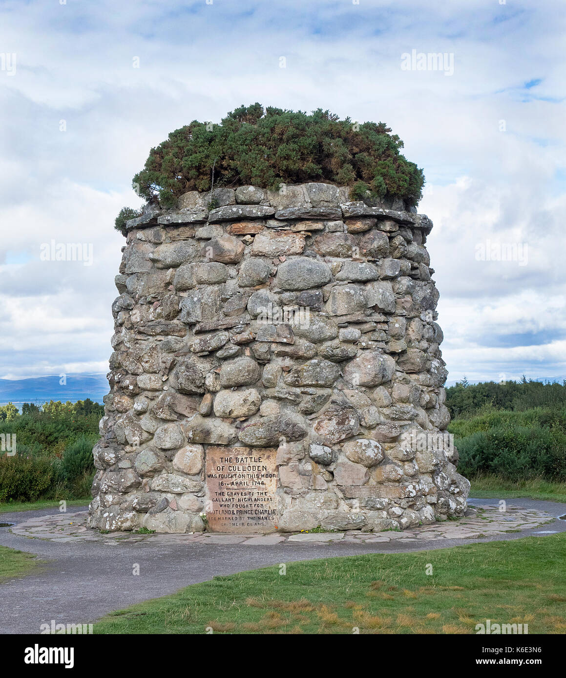 Culloden battlefield memorial cairn hi-res stock photography and images ...