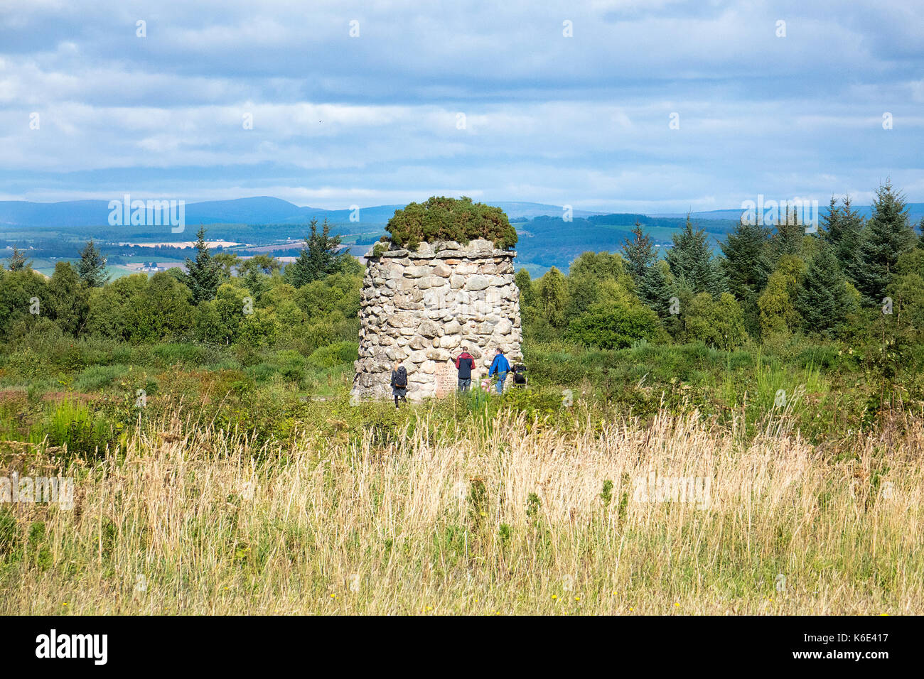 Memorial Cairn, Culloden Battlefield, Scotland Stock Photo - Alamy