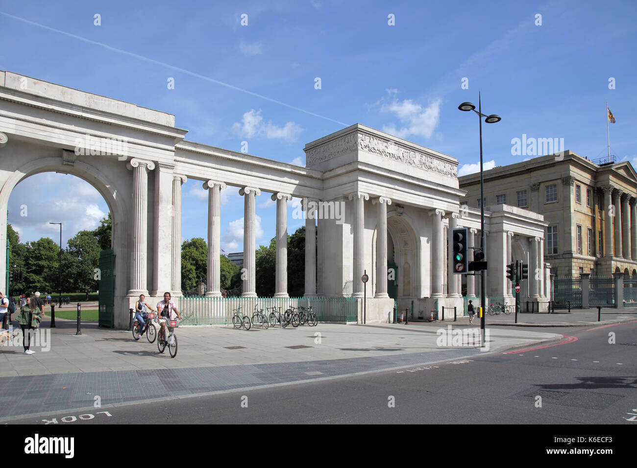 hyde park corner london Stock Photo - Alamy