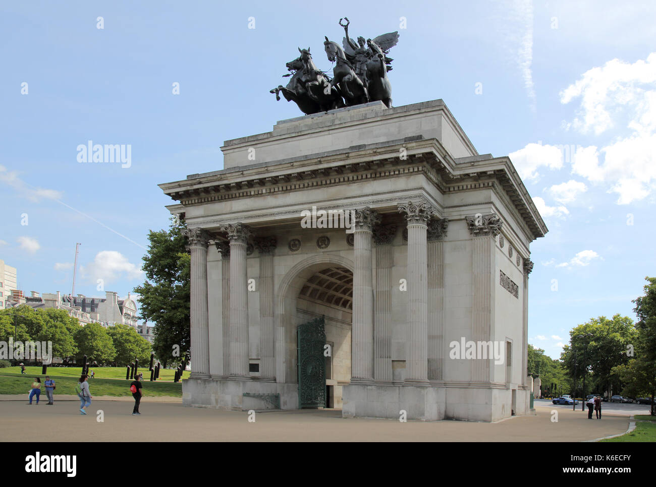 wellington arch at hyde park corner london Stock Photo - Alamy