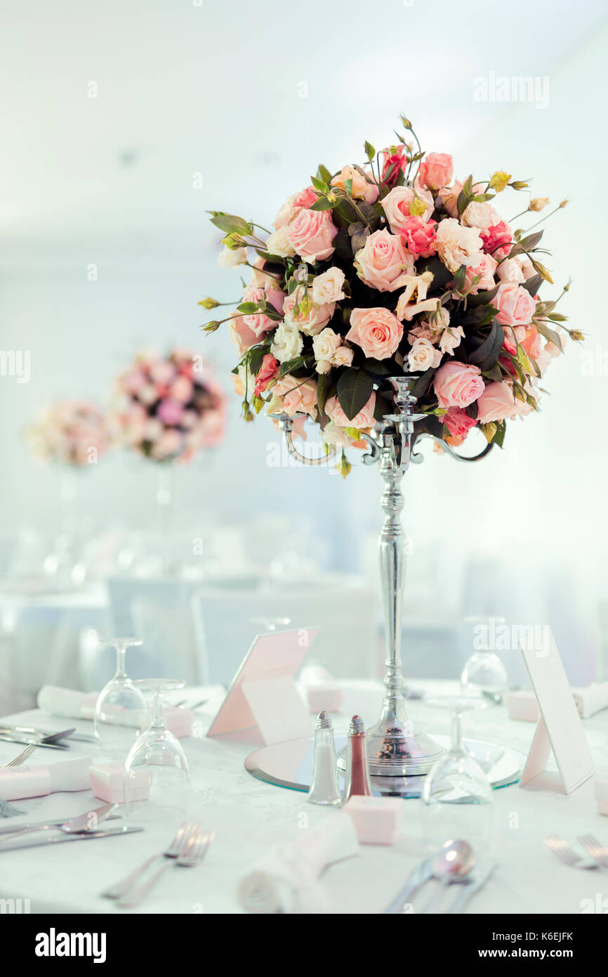 Beautiful table arrangement hi-res stock photography and images - Alamy