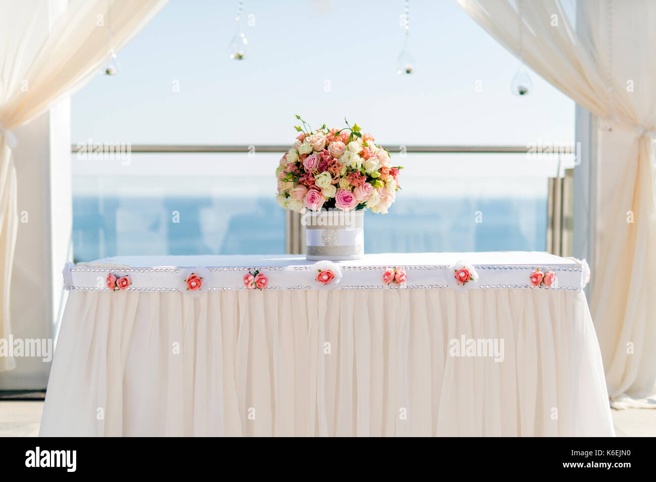 Altar decoration hi-res stock photography and images - Alamy