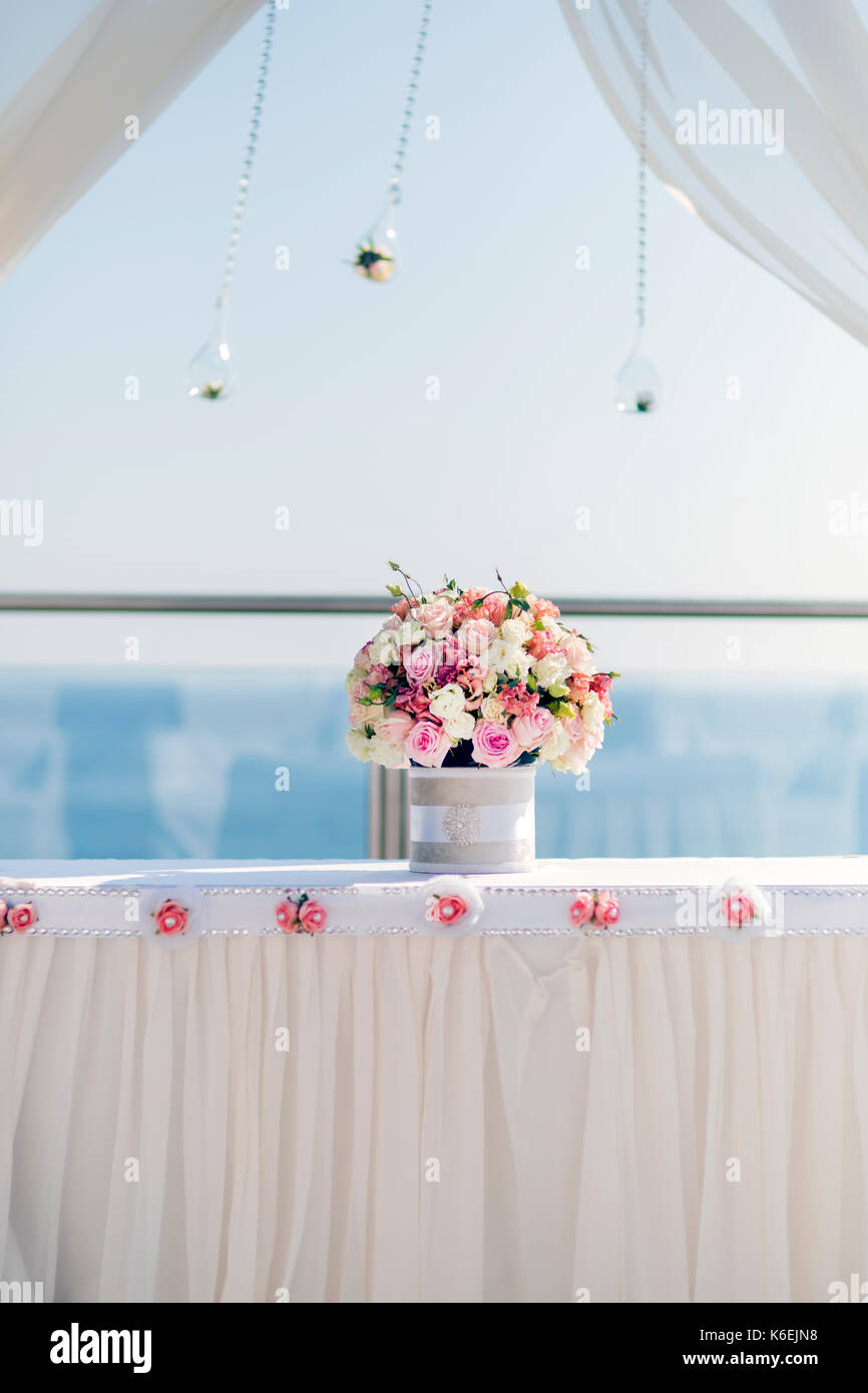 Altar decoration hi-res stock photography and images - Alamy