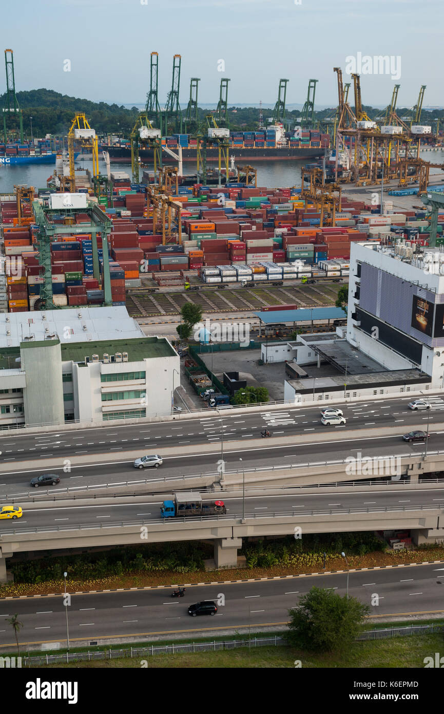 Brani container terminal singapore hi-res stock photography and images ...