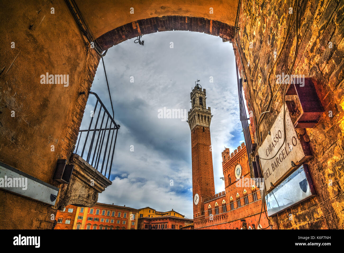Siena toscana italia arch hi-res stock photography and images - Alamy