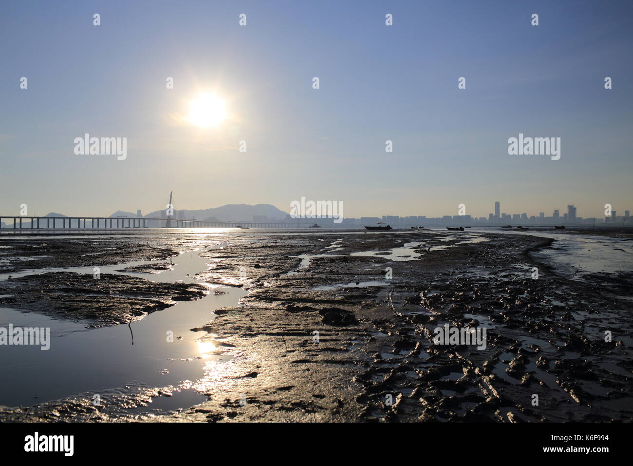 Tidal wave hi-res stock photography and images - Alamy