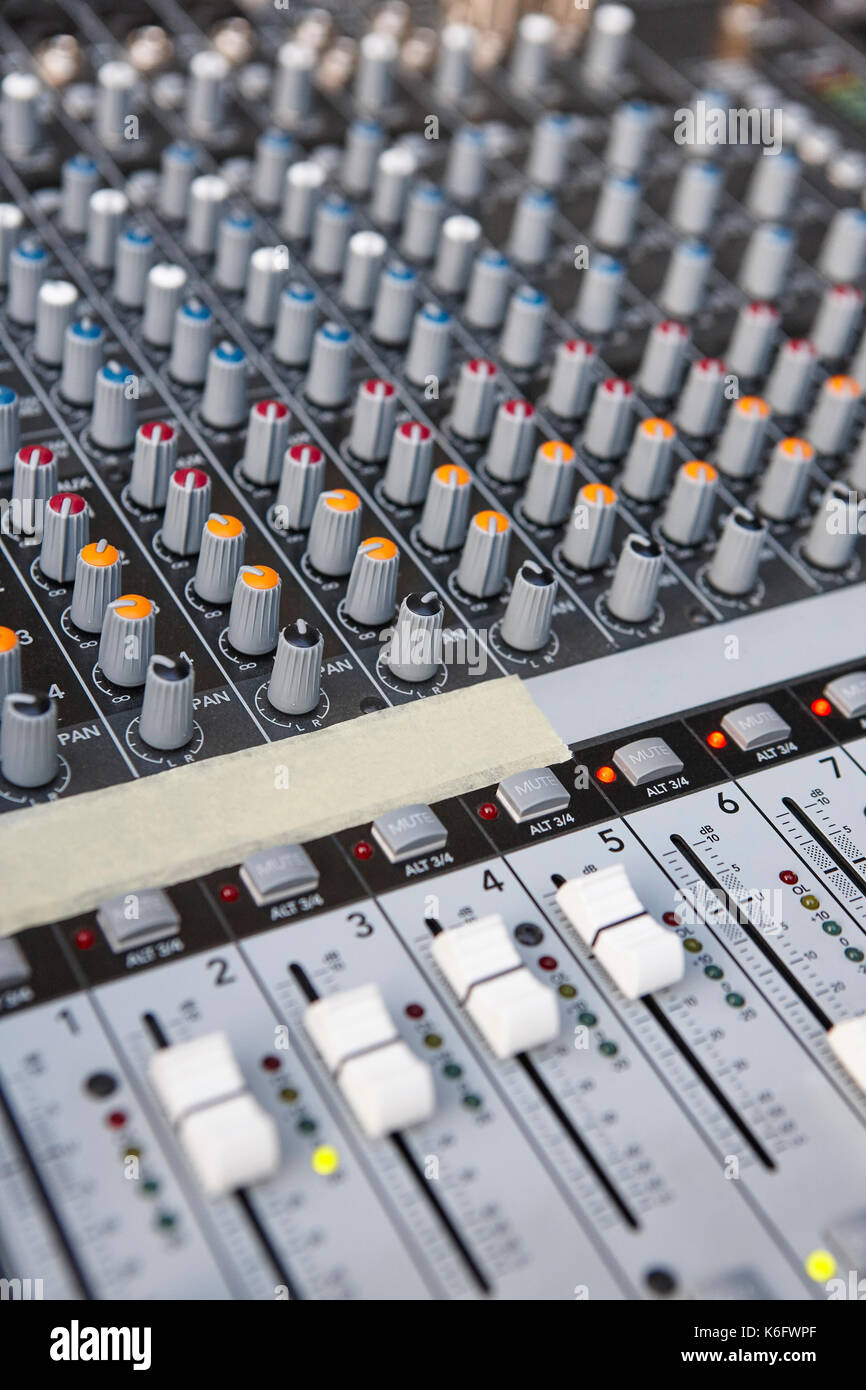 Mixing desk display hi-res stock photography and images - Alamy