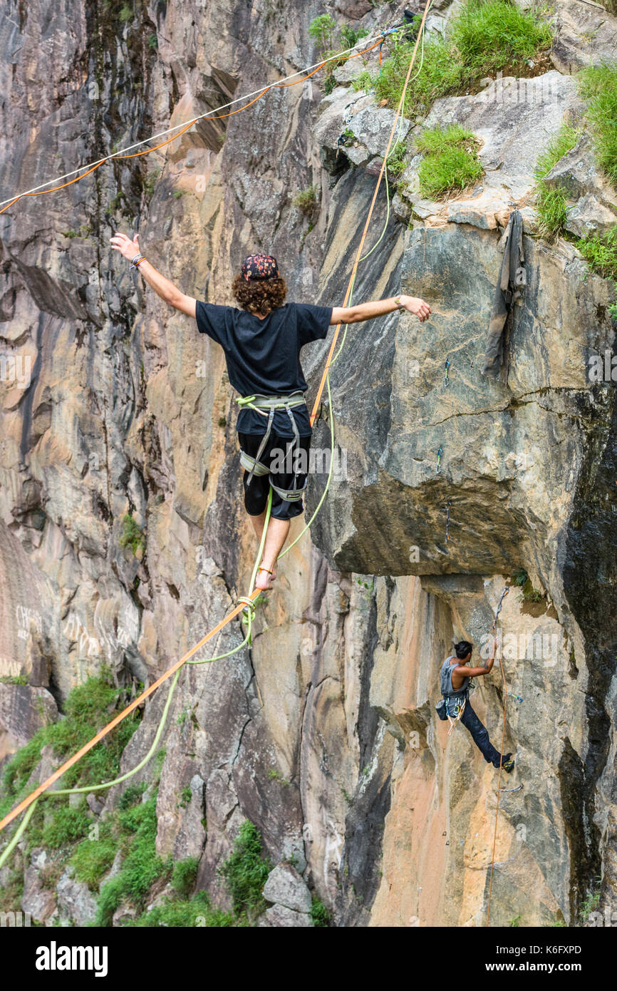 Climbing slacklining hi-res stock photography and images - Alamy