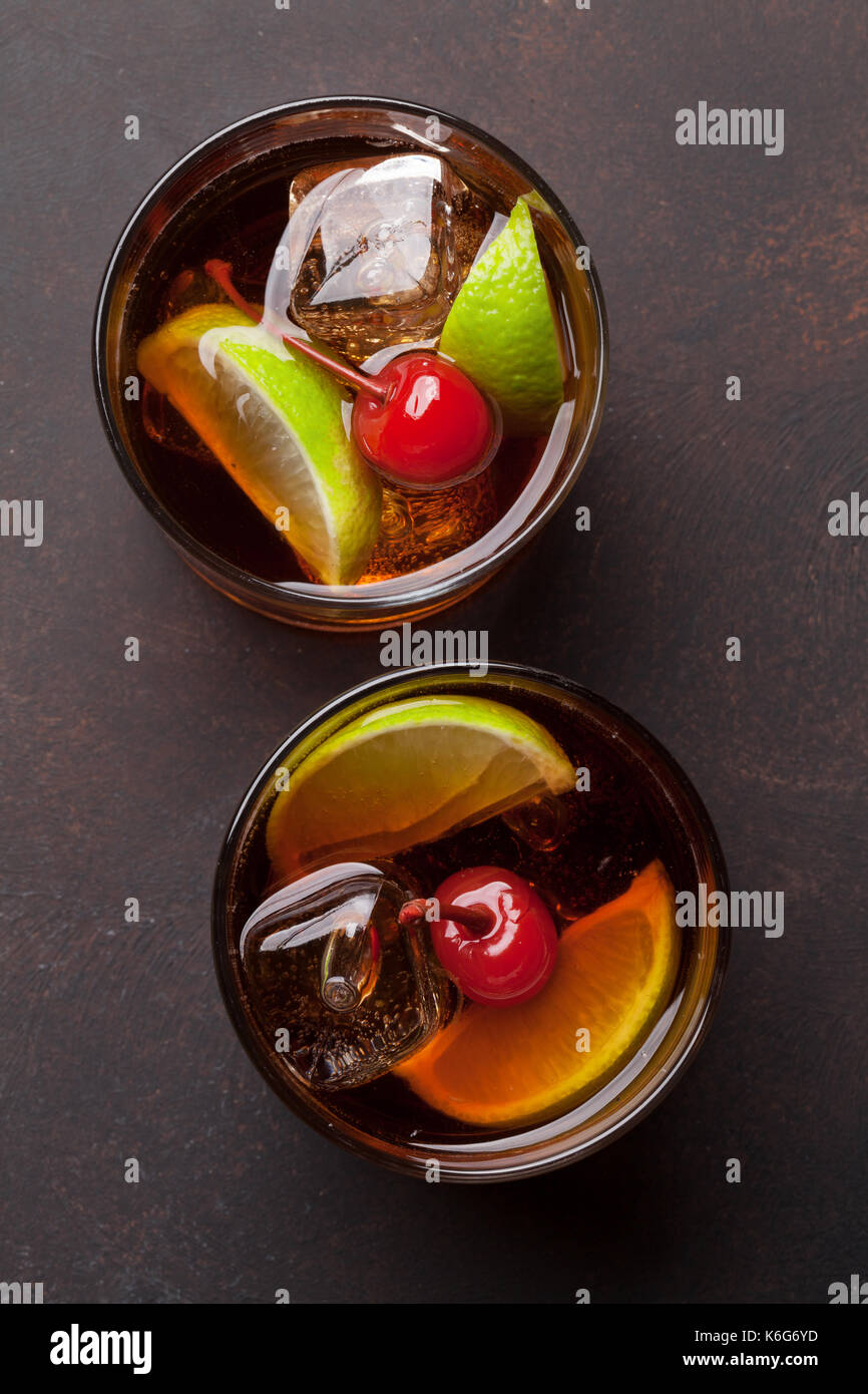 Cocktail glasses top view hi-res stock photography and images - Alamy