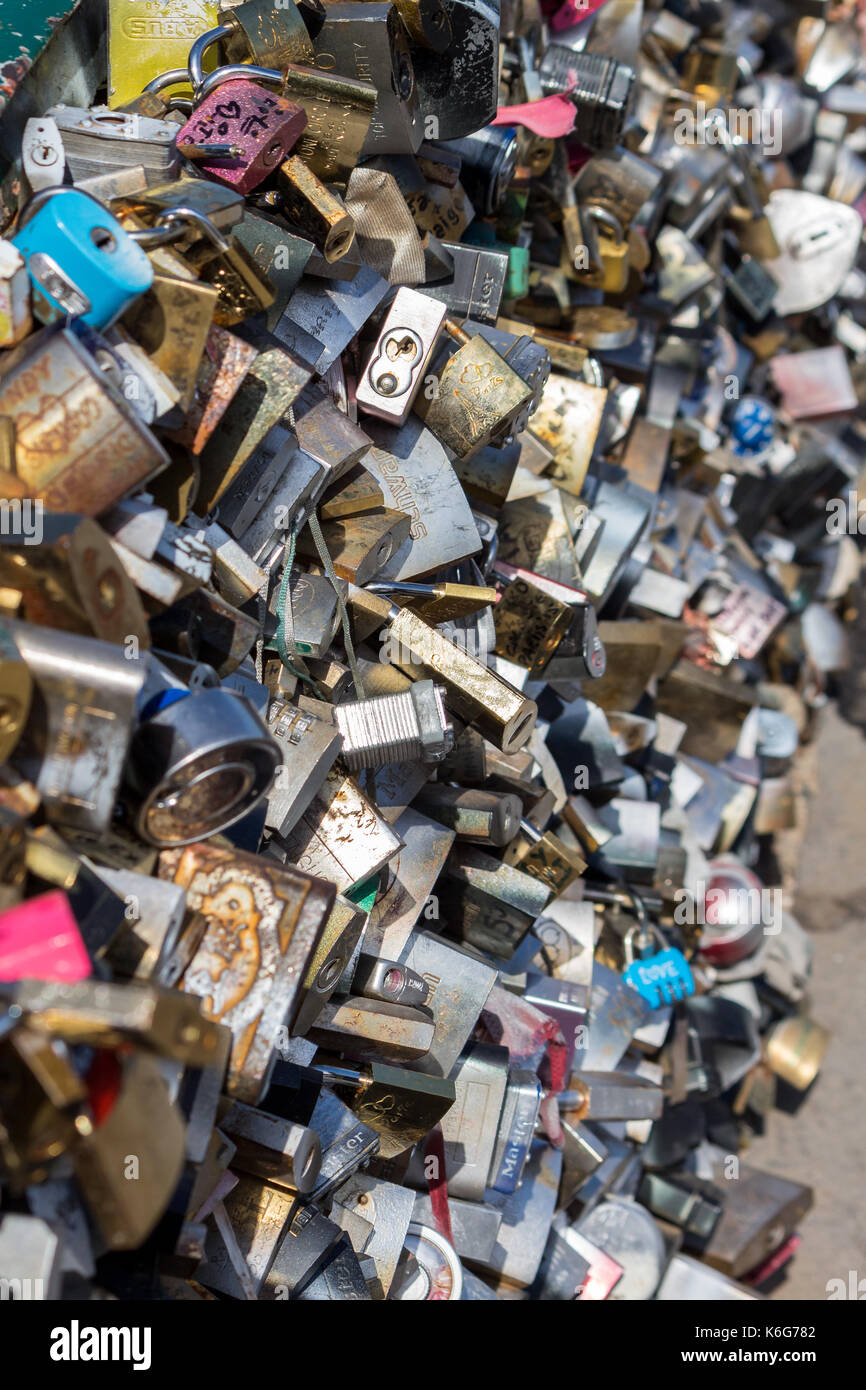 Big collection locks hi-res stock photography and images - Alamy