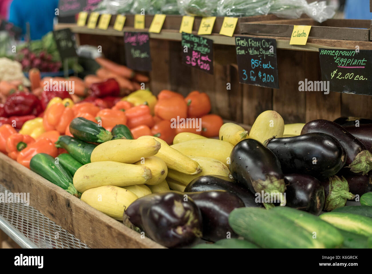 Market vegetable stand hi-res stock photography and images - Alamy