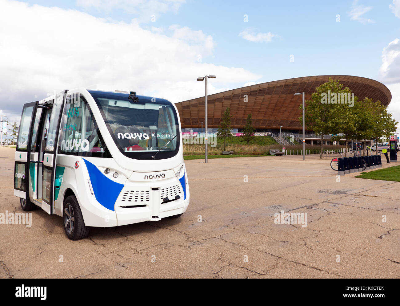 Shuttle bus autonomous hi-res stock photography and images - Alamy