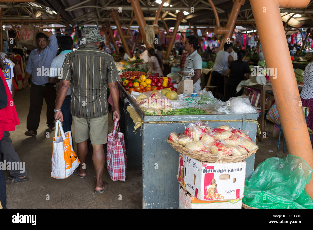 Central Flacq Sunday shopping market, Mauritius Stock Photo - Alamy