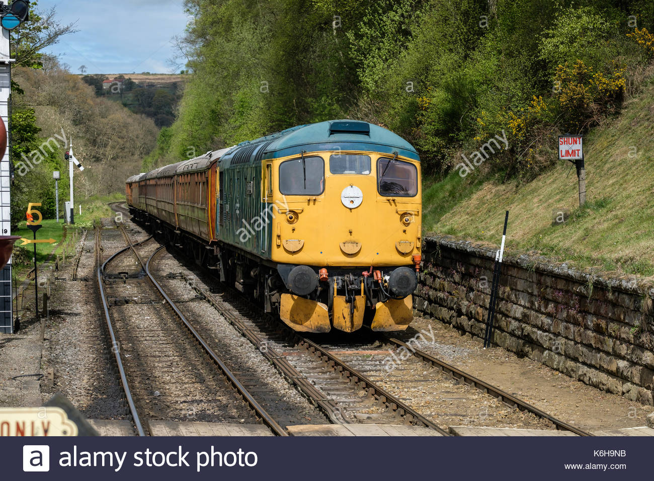Class 26 Diesel Locomotive Br Stock Photos & Class 26 Diesel Locomotive ...