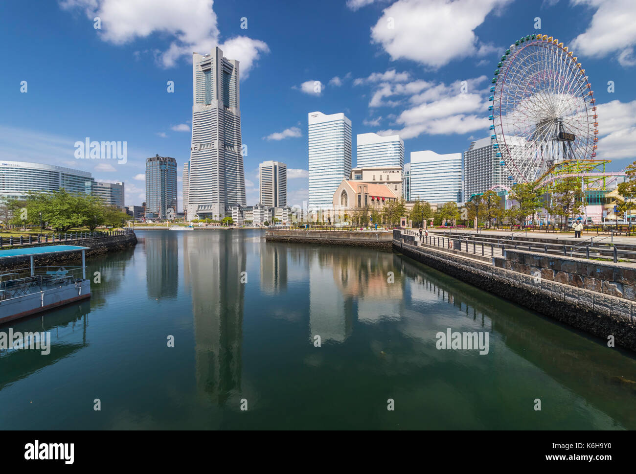 Minato Mirai 21 High Resolution Stock Photography and Images - Alamy