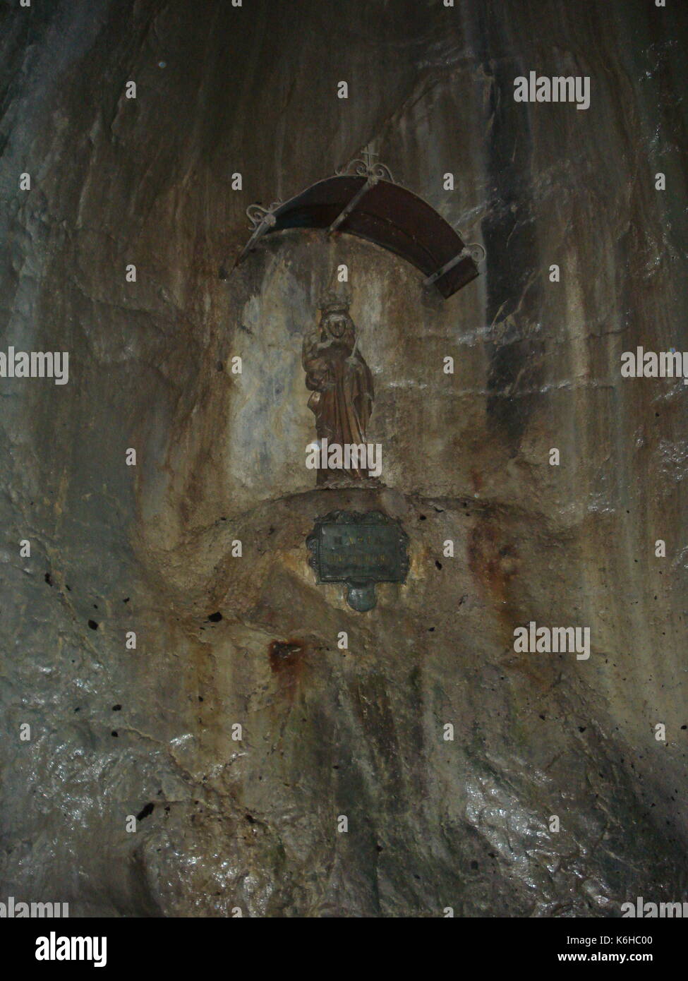 Jesus statue in cave hi-res stock photography and images - Alamy