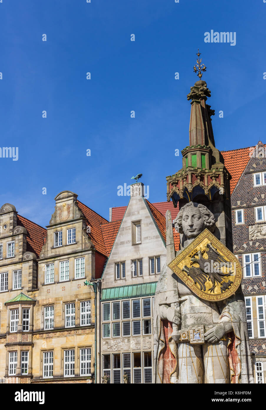 Roland statue and old houses in the center of Bremen, Germany Stock ...