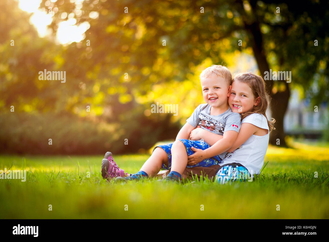 Little brother older sister hi-res stock photography and images - Alamy