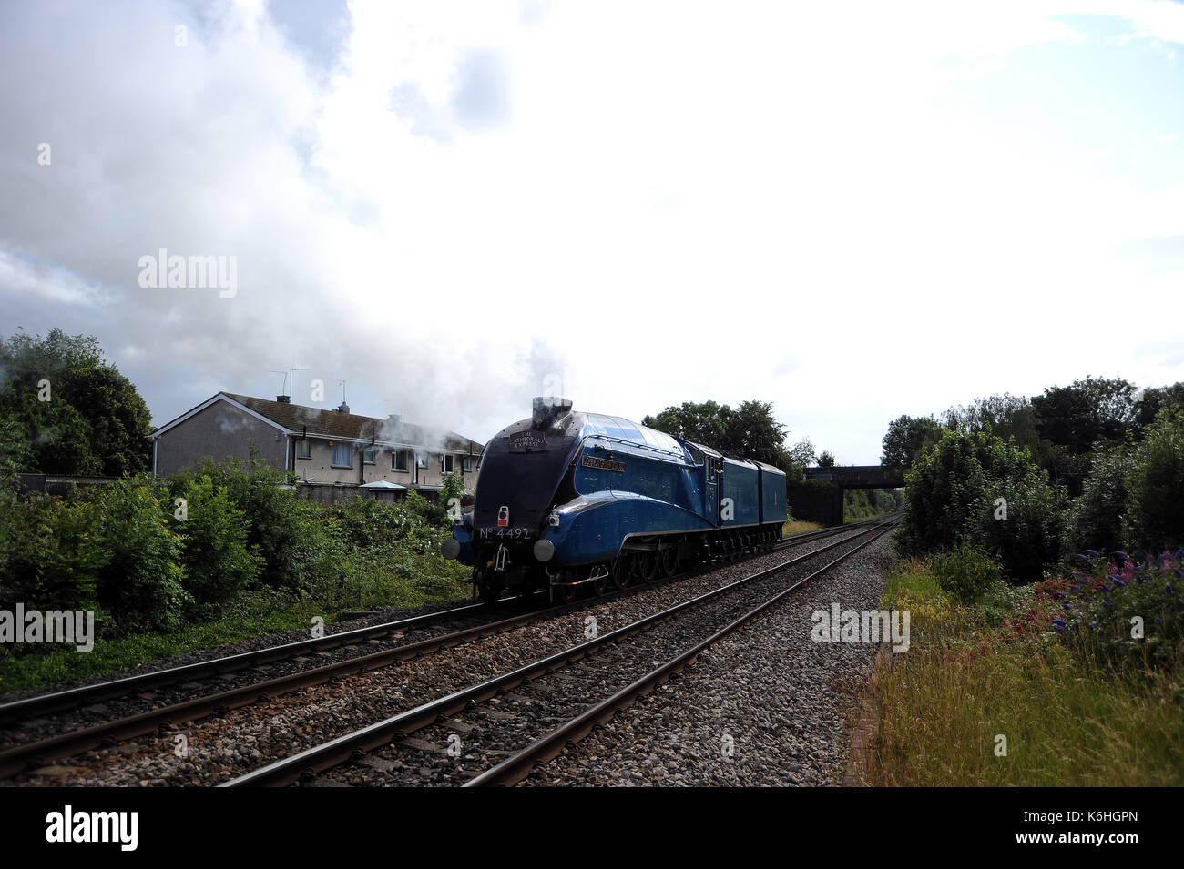 4492 "Dominion of New Zealand" (actually 4464 / 60019 "Bittern") passes ...