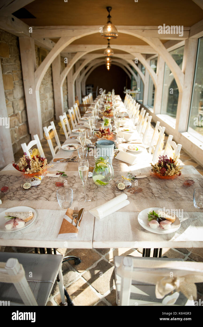 Wedding empty table hi-res stock photography and images - Alamy