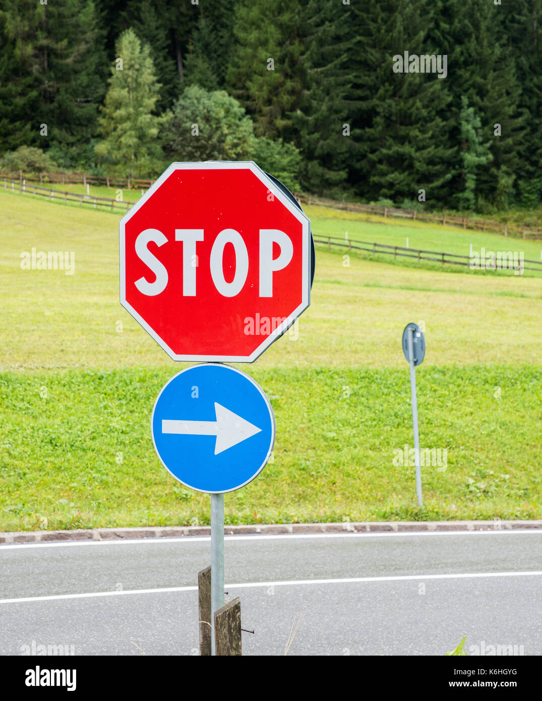 Red stop sign Stock Photo - Alamy